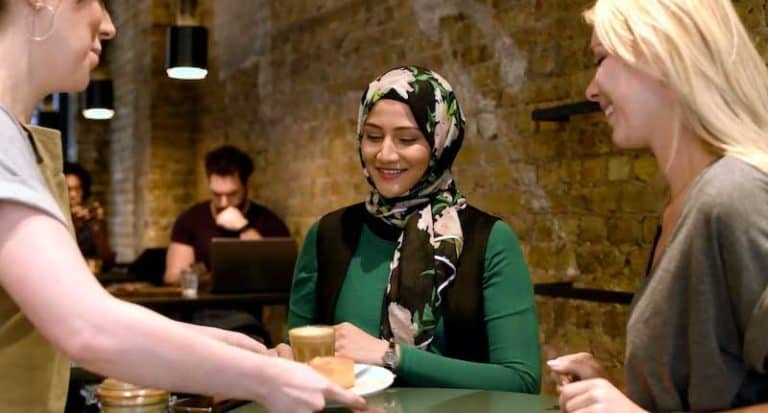 Restaurant Server Jobs, Tips & Descriptions | USAHello