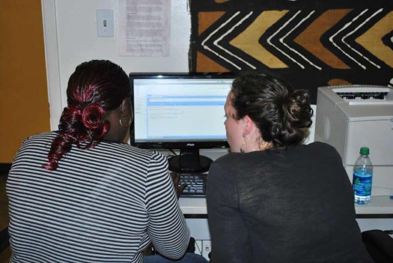 Cómo ser asistente de programas sin fines de lucro - USAHello